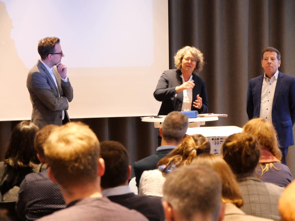 Prof. Dr. Simone Birkel zur „Transformation einer Fakultät“ beim ...