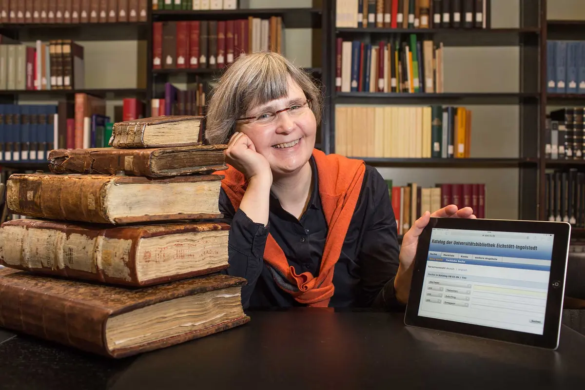 Dr. Maria Löffler neue Leiterin der Universitätsbibliothek an der KU – KU