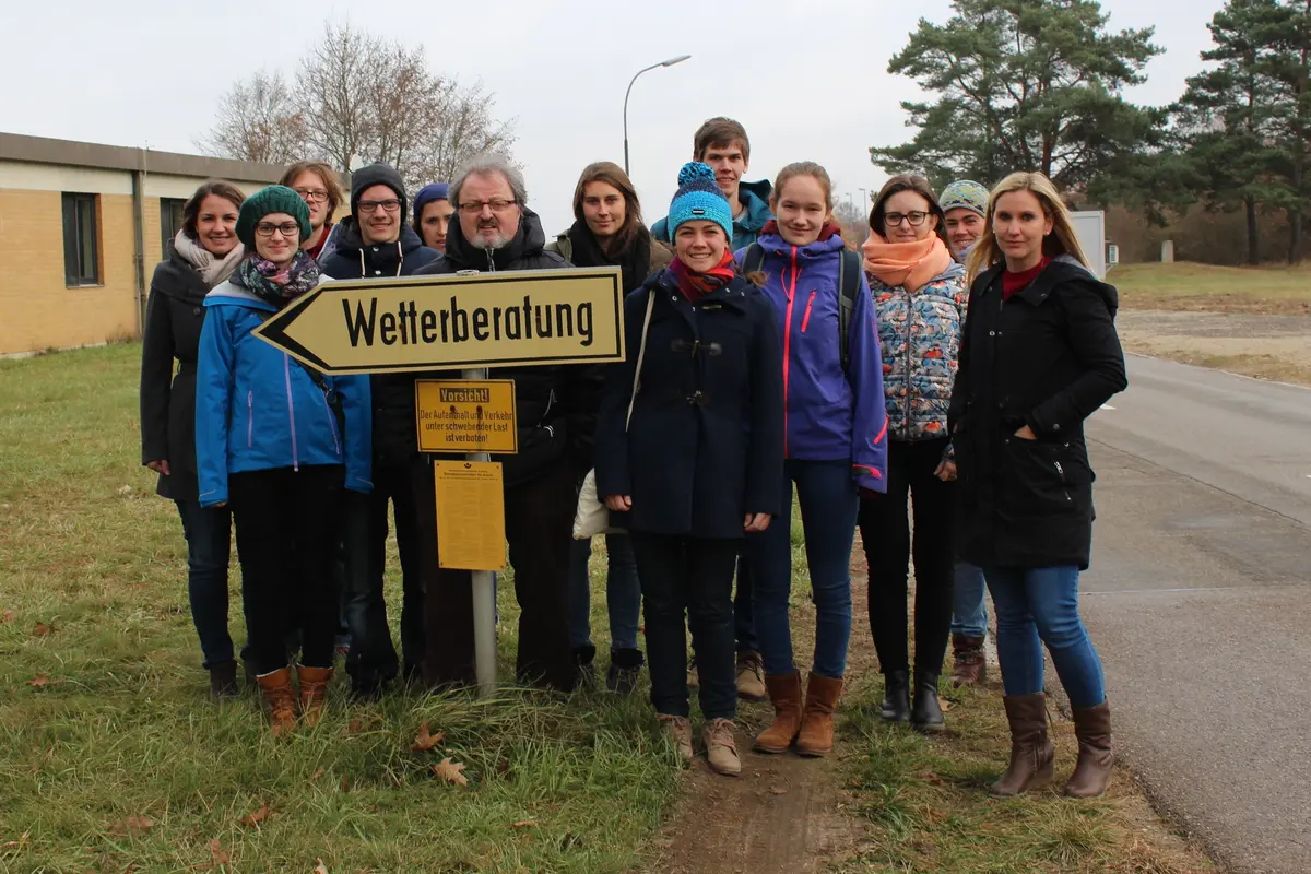 Einblicke in Methoden und Vorgänge der Flugwetterberatung und ...