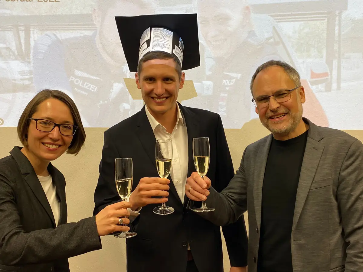 „Der Digitale Dorfgendarm“: Erfolgreiche Disputation für Michael Graßl – KU